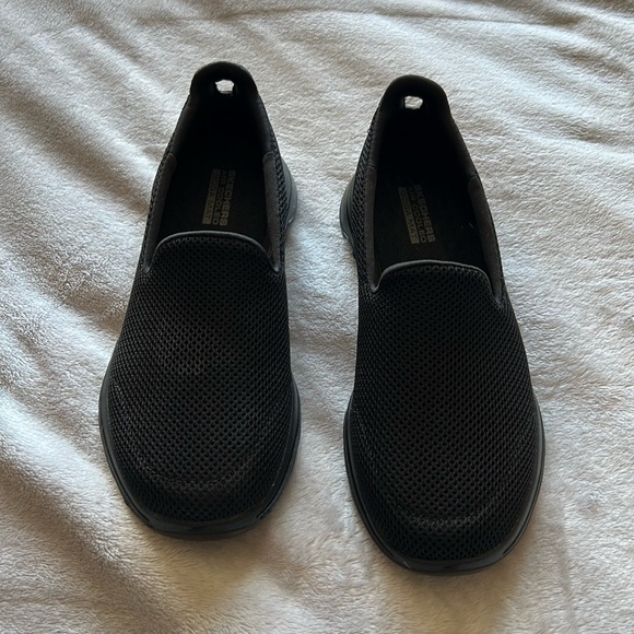 Skechers | Shoes | New In The Box Skechers Womens Size 6 Black Gowalk ...